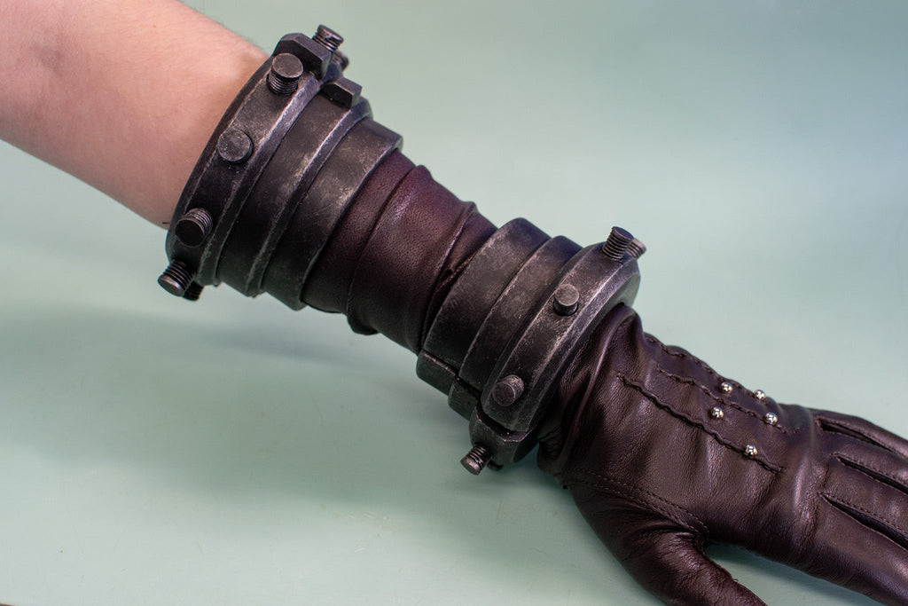 Cloud’s FF7R Arm Accessories [3D Printed Kit] - DL – DangerousLadies